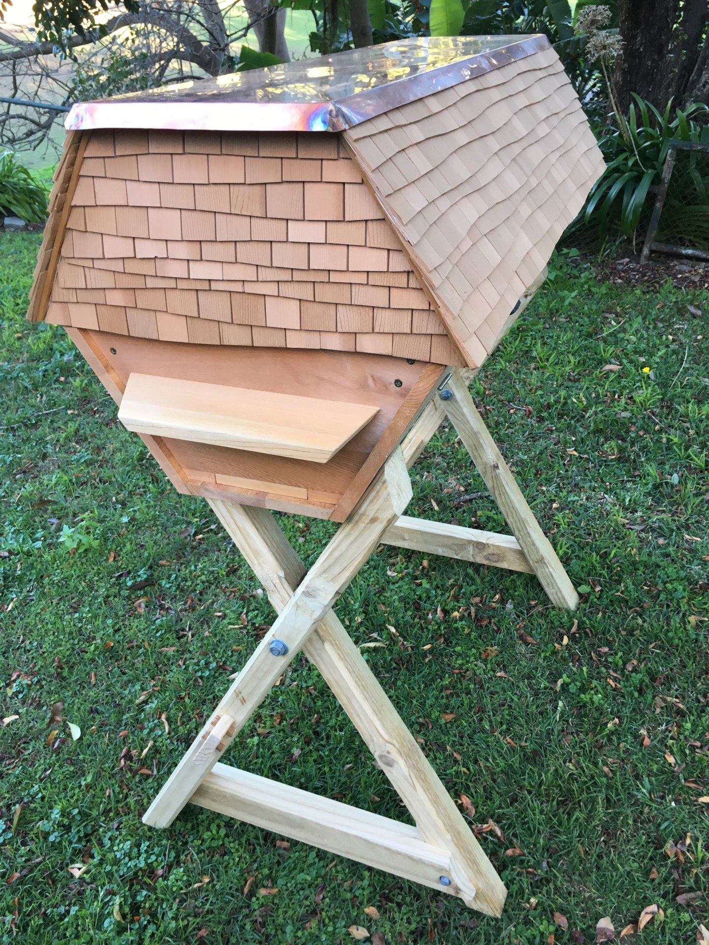 Long Hives – Bee and Wasp Removal Services. Beehives for sale.